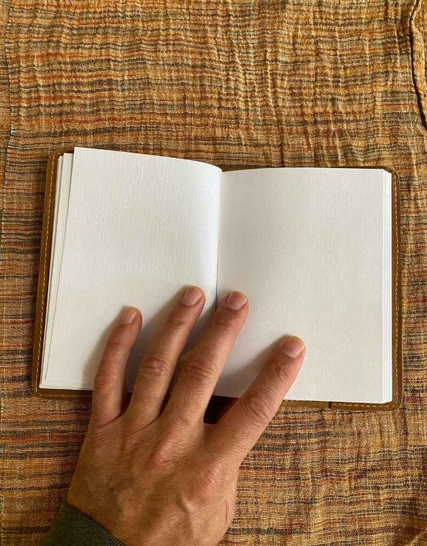 A6 REFILLABLE NOTEBOOK TAN - Uscha